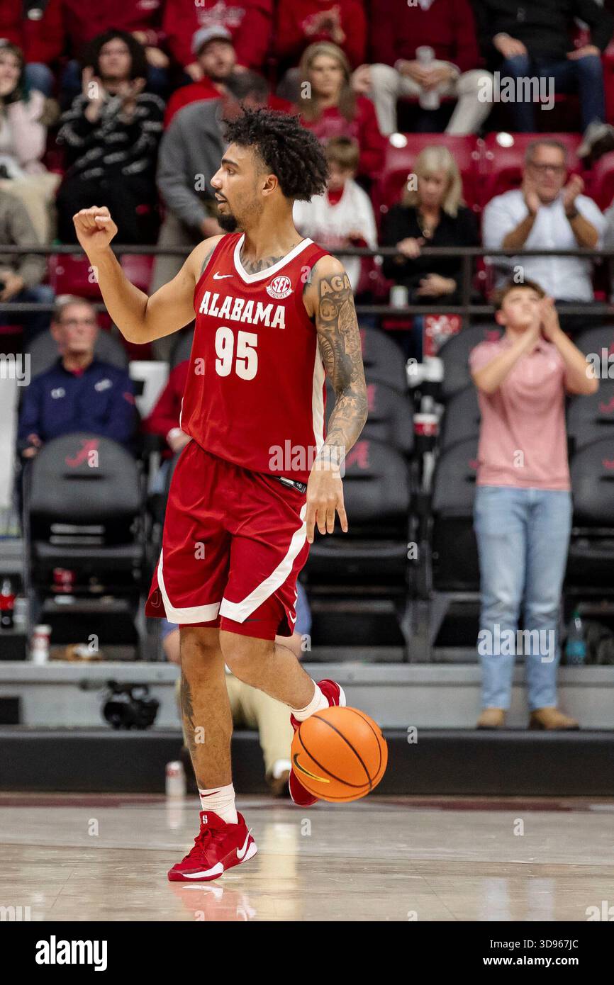 Alabama guard Houston Mallette (95) pumps his fist in the final seconds ...