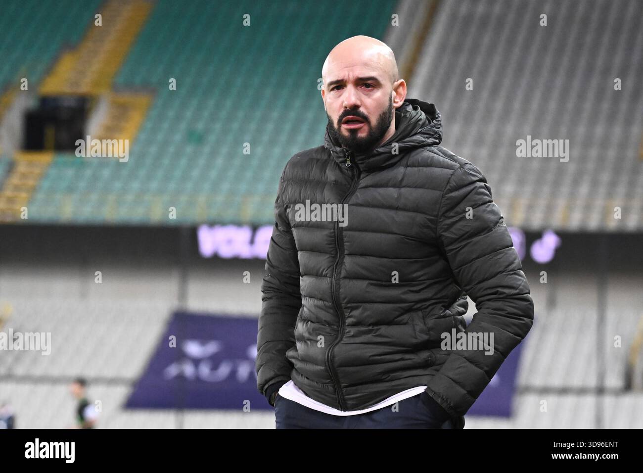 Cercle's head coach Onur Cinel pictured during a soccer game between ...
