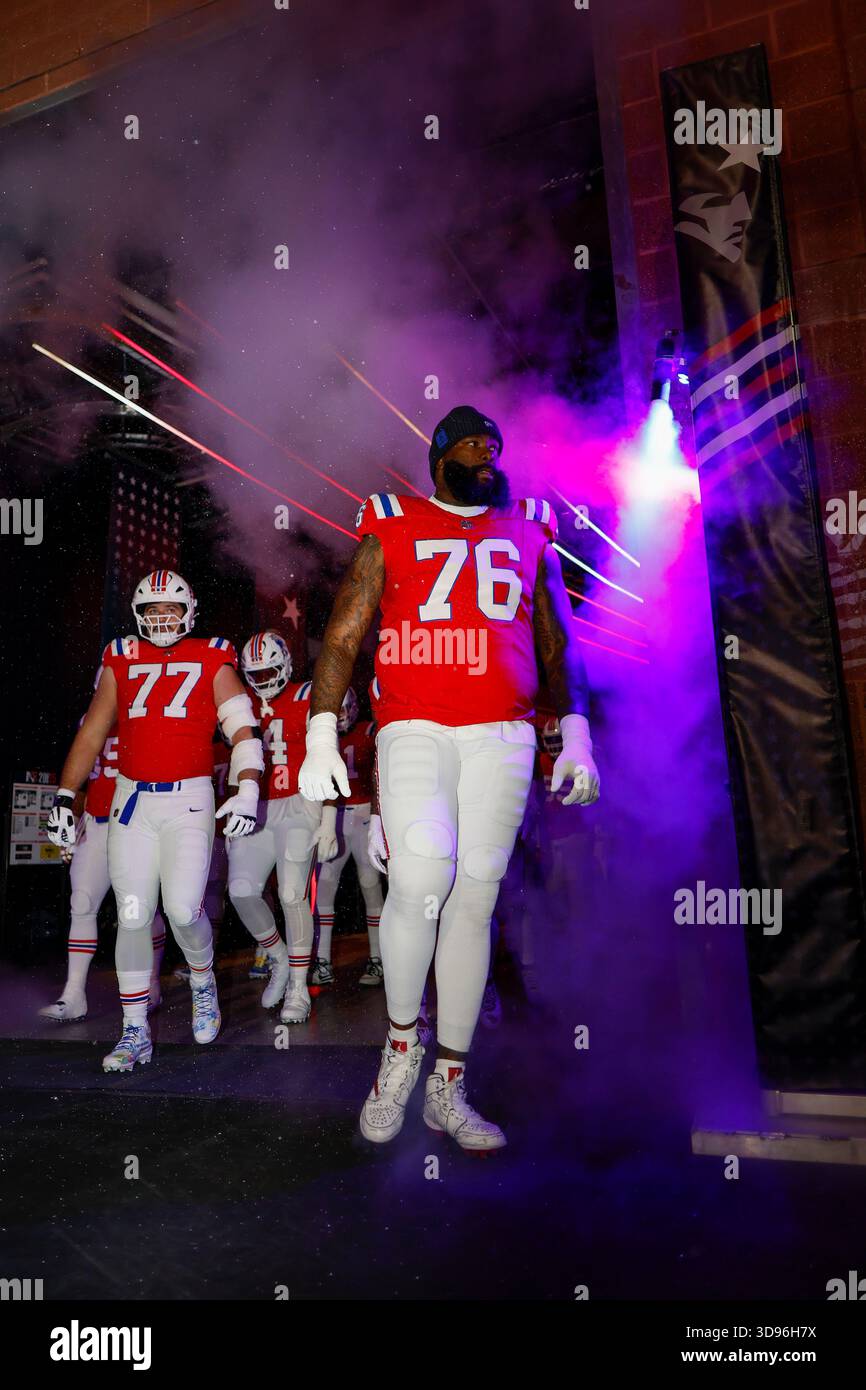 New England Patriots offensive tackle Morgan Moses (76) leaves the ...