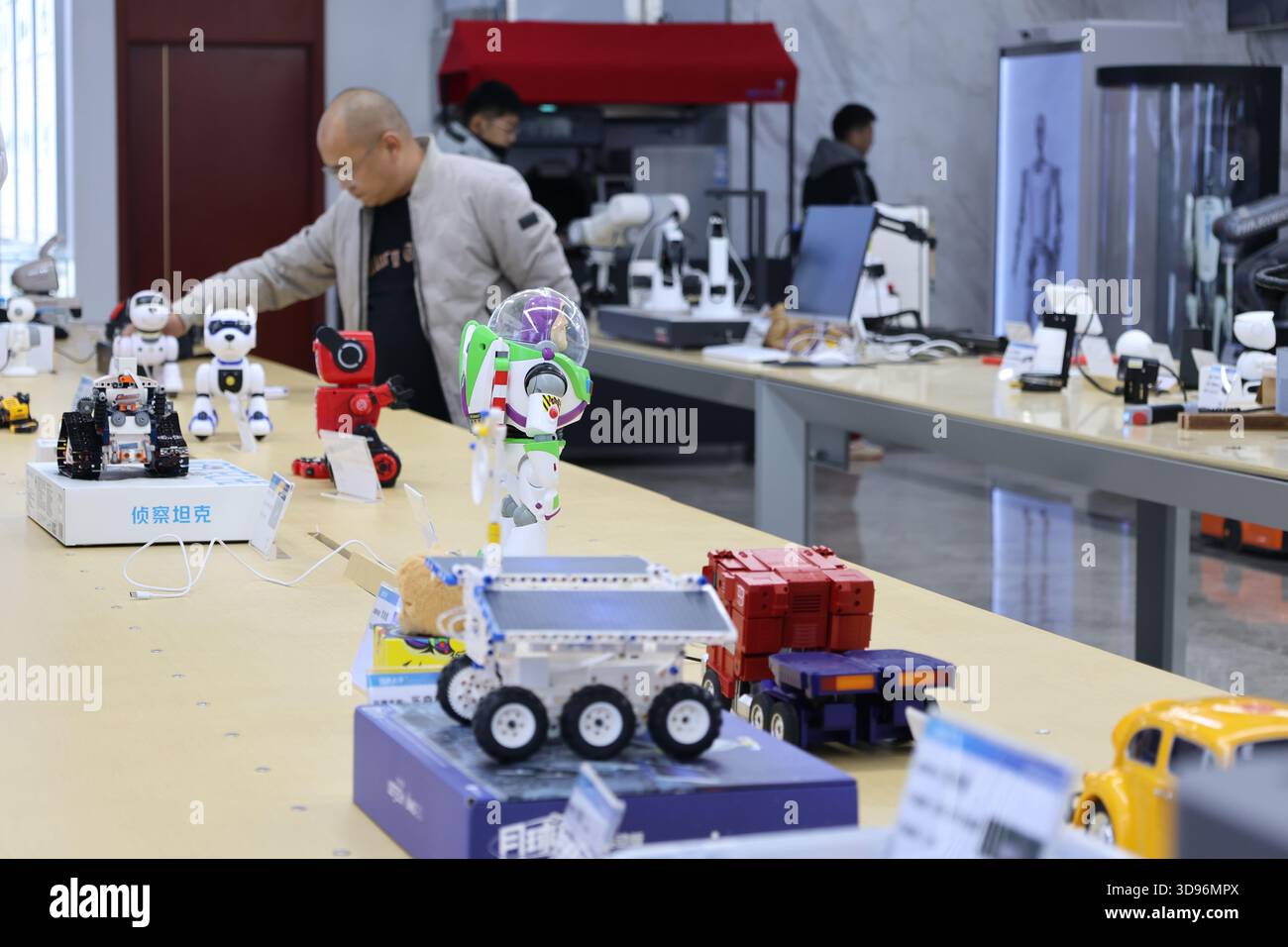 Shandongs first robot 6s store hi-res stock photography and images - Alamy