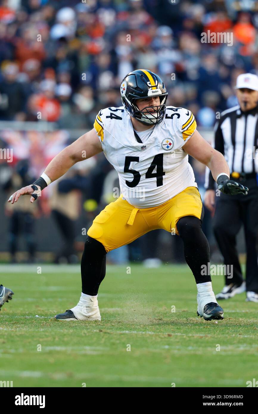 Pittsburgh Steelers center Zach Frazier (54) blocks against the Chicago ...