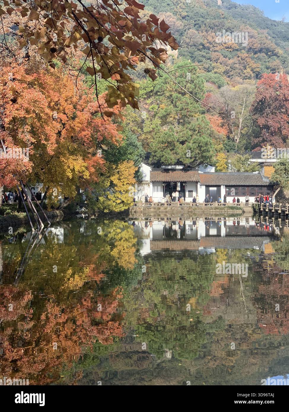 Maple trees of Tianping Mountain attract tourists in Suzhou City, east ...