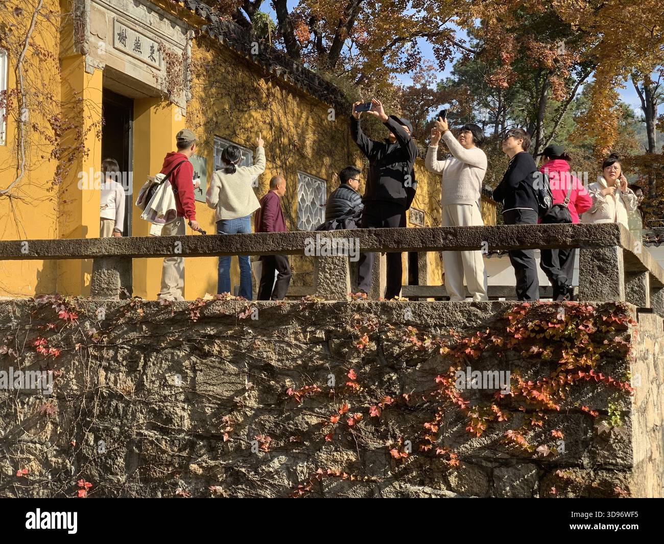 Maple trees of Tianping Mountain attract tourists in Suzhou City, east ...