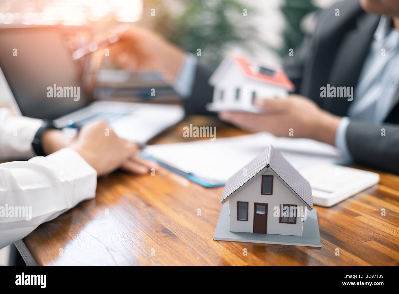 Agreement sign off hi-res stock photography and images - Alamy