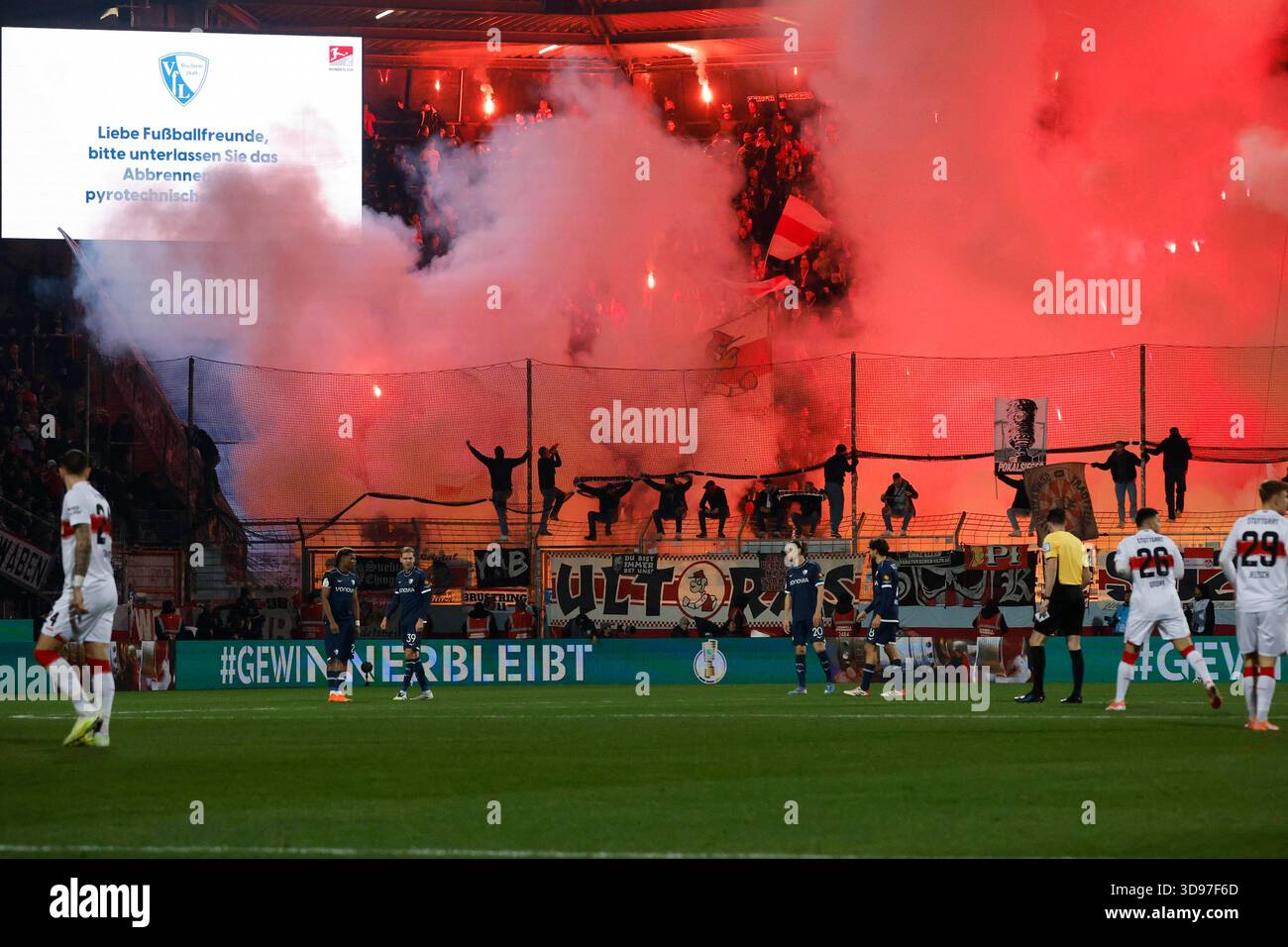 Pyrotechnik fans hi-res stock photography and images - Alamy