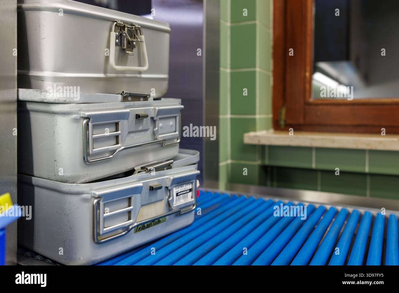 Hospital sterile processing hi-res stock photography and images - Alamy