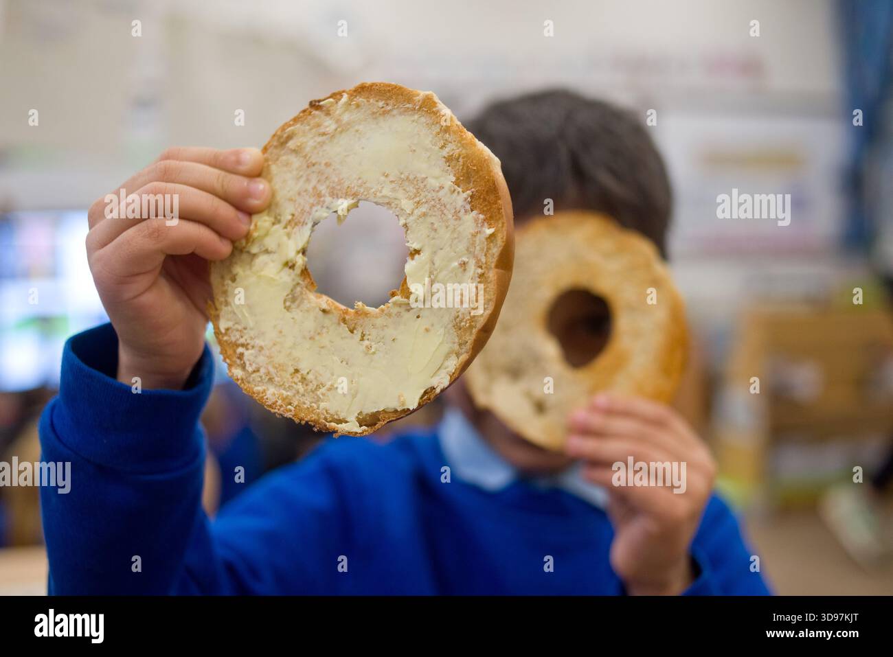 Primary school breakfast club hi-res stock photography and images - Alamy