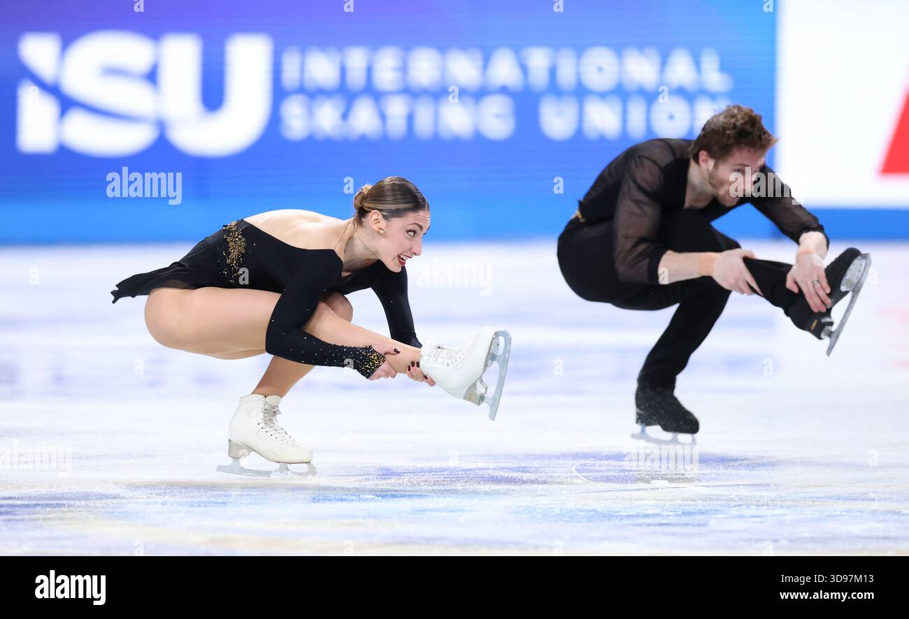 Sara CONTI and Niccolo MACII of Italy perform in the pairs' short ...