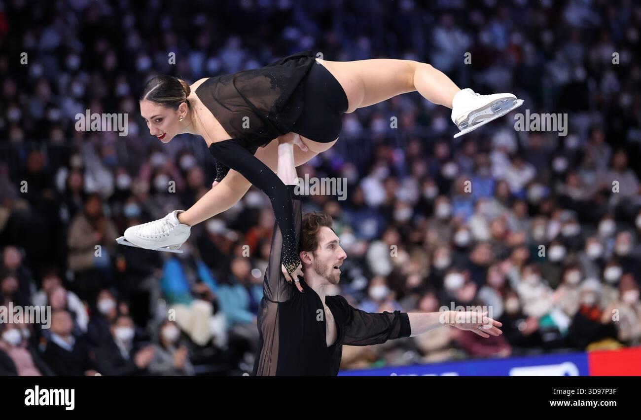 Sara CONTI and Niccolo MACII of Italy perform in the pairs' short ...