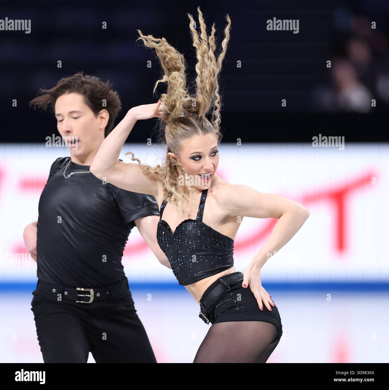 Emilea ZINGAS and Vadym KOLESNIK of the United States perform in the ...