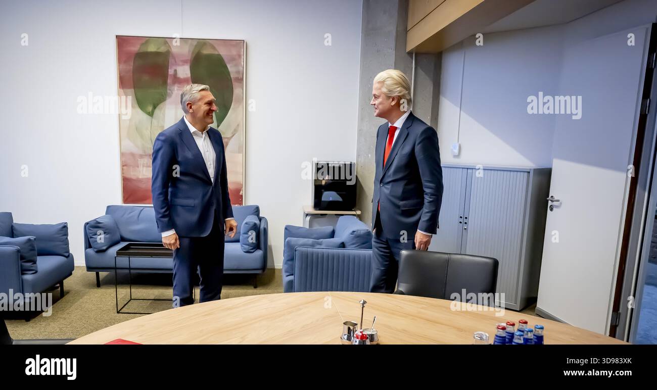 THE HAGUE - Informateur Sybrand Buma continues his talks with party ...
