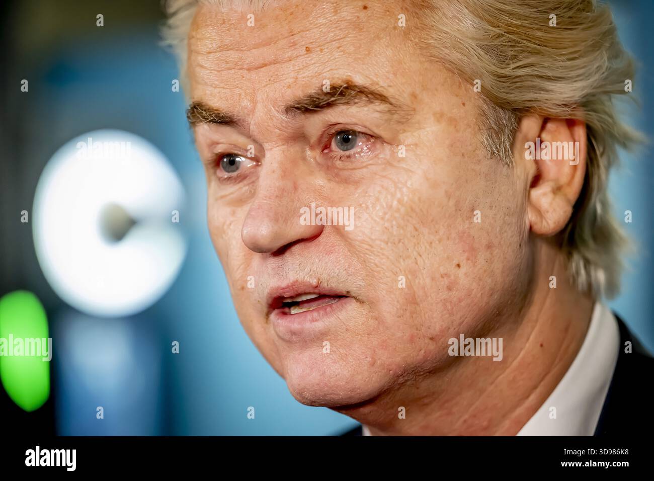 THE HAGUE - Informateur Sybrand Buma continues talks with party leaders ...