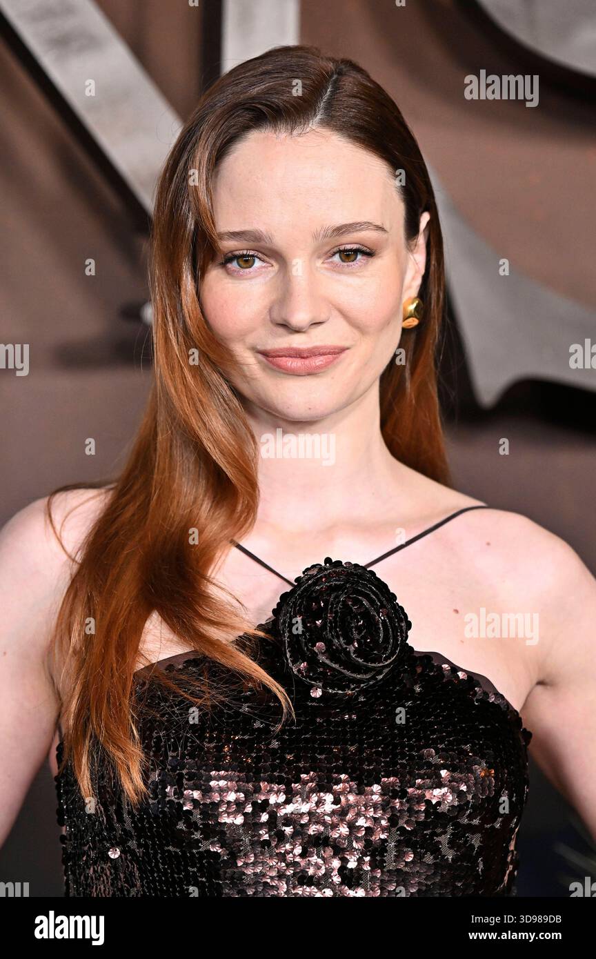 Aisling Franciosi bei der Premiere der Netflix-Serie The Abandons im ...