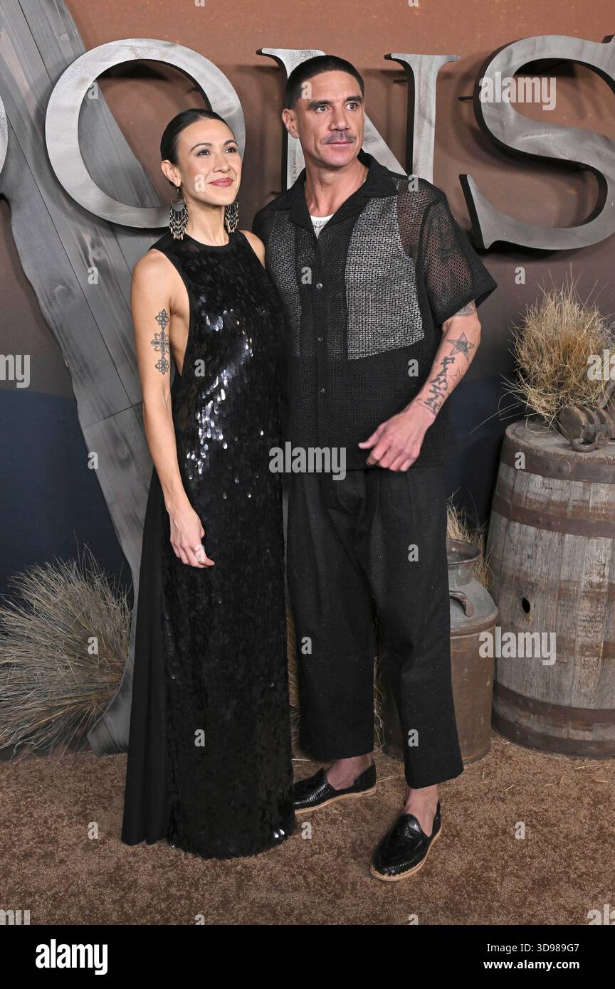 Elle-Maija Tailfeathers und Clayton Cardenas bei der Premiere der ...