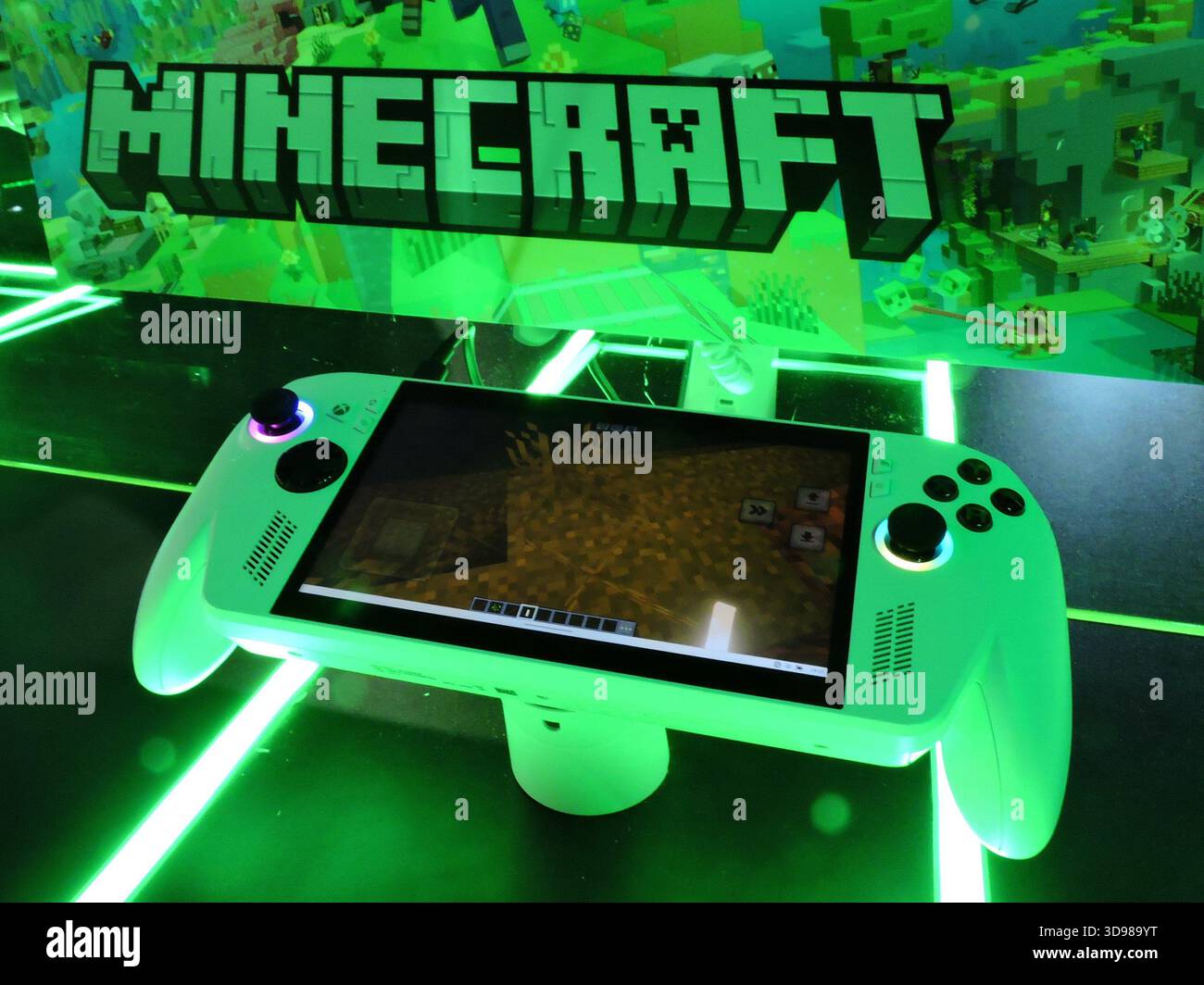 Xbox experience hi-res stock photography and images - Alamy