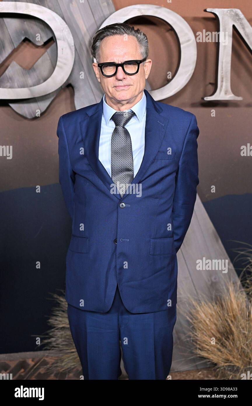 Stephen Surjik bei der Premiere der Netflix-Serie The Abandons im Netflix Tudum Theater. Los ...