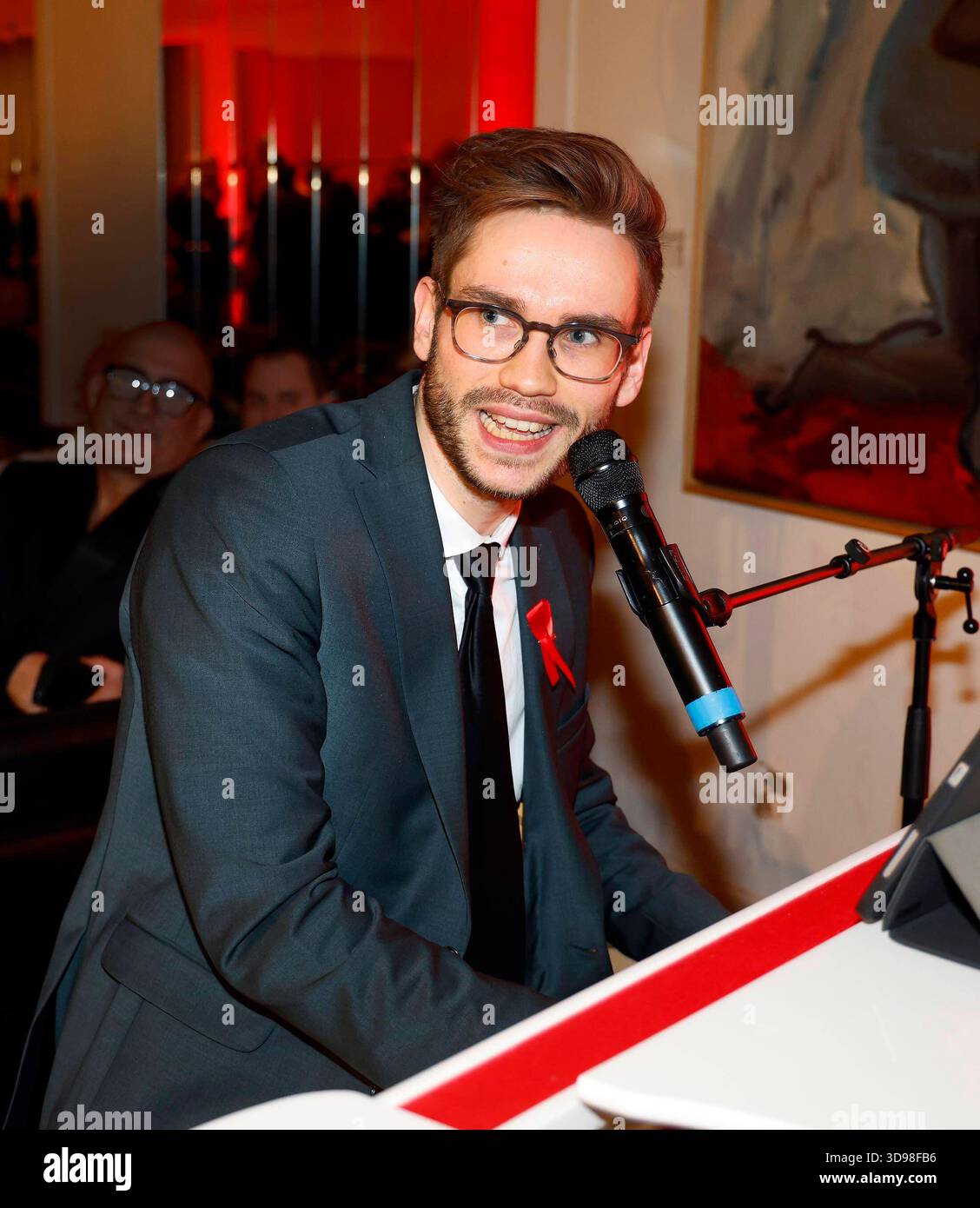 Lukas Natschinski bei gegen Aids - Die Gala 2025 im Stage Theater des ...