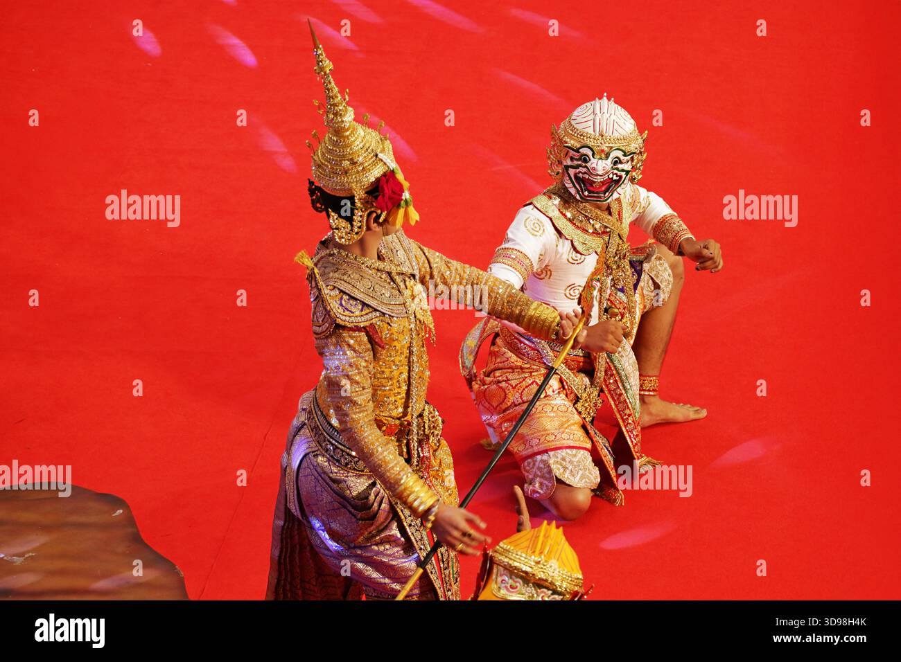 Khon thai performing art hi-res stock photography and images - Alamy