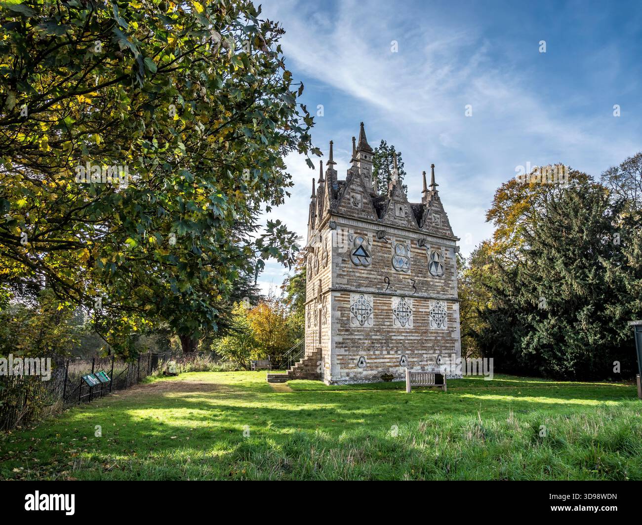 The image is of the Elizabethan Triangular Lodge Everything about the ...