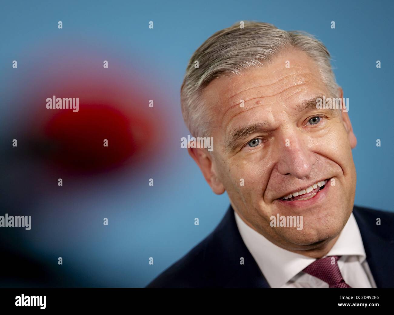 THE HAGUE – Informateur Sybrand Buma speaks to the press after ...