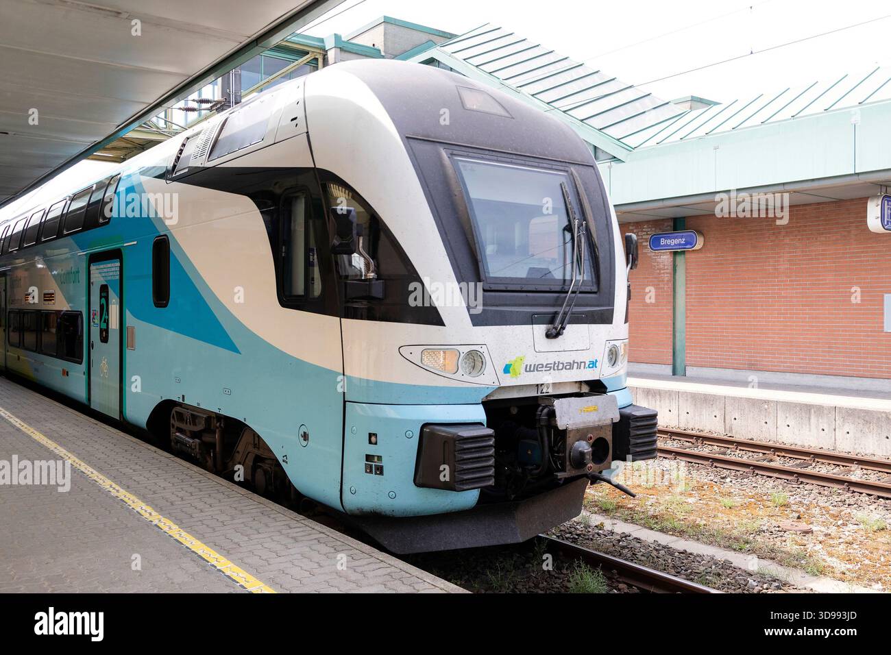 Westbahn am Bahnhof in Bregenz, Vorarlberg, Österreich // Westbahn at ...