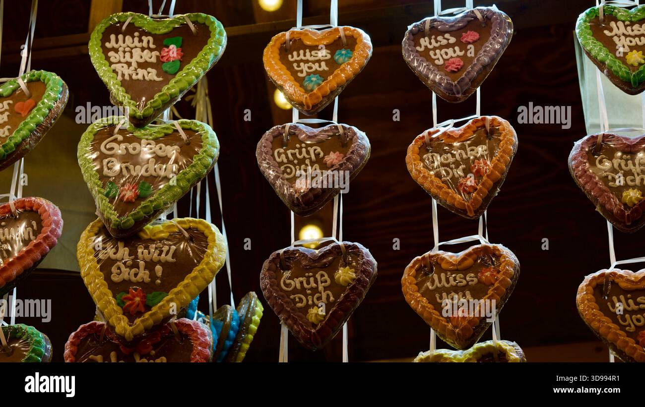 Gingerbread hearts at the Christmas market in Büidingen, Germany Stock ...