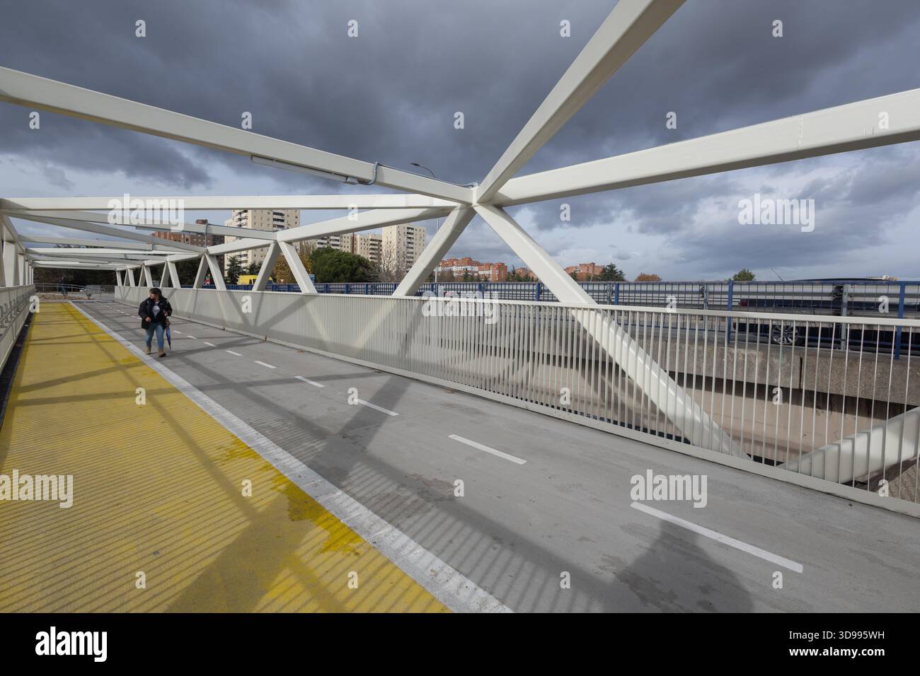 Footbridge connecting the districts of Puente and Villa de Vallecas for ...
