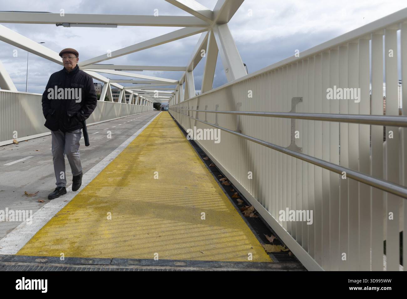 Footbridge connecting the districts of Puente and Villa de Vallecas for ...