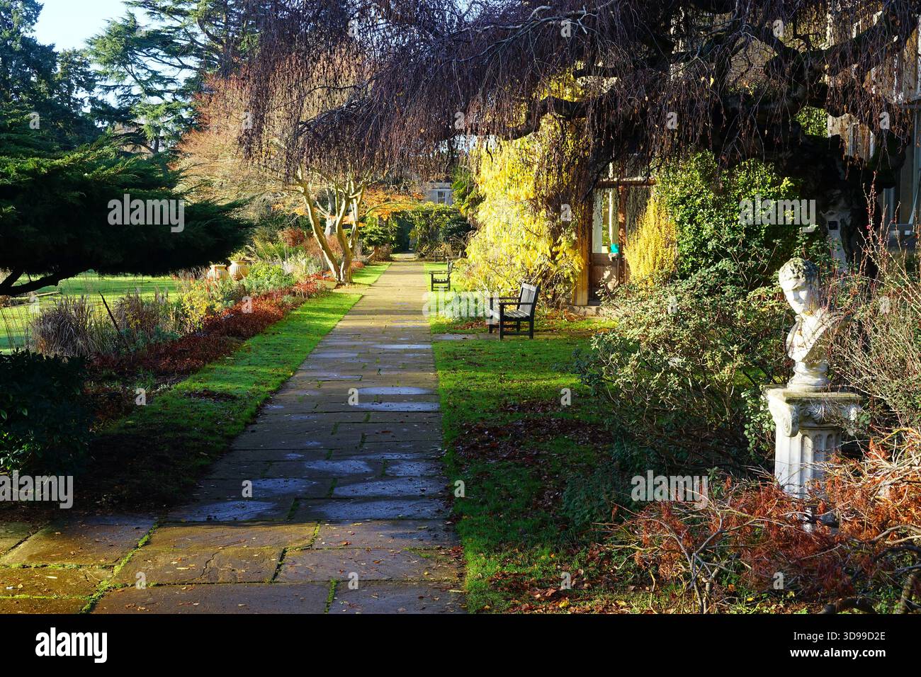 Terrace in the gardens at Sandy Lodge Stock Photo - Alamy