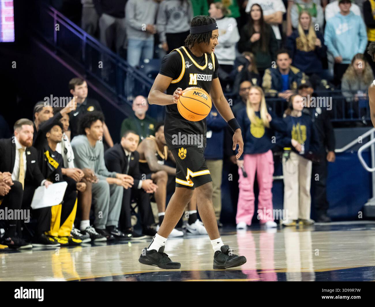 SOUTH BEND, IN - DECEMBER 02: Missouri Tigers guard Anthony Robinson II ...