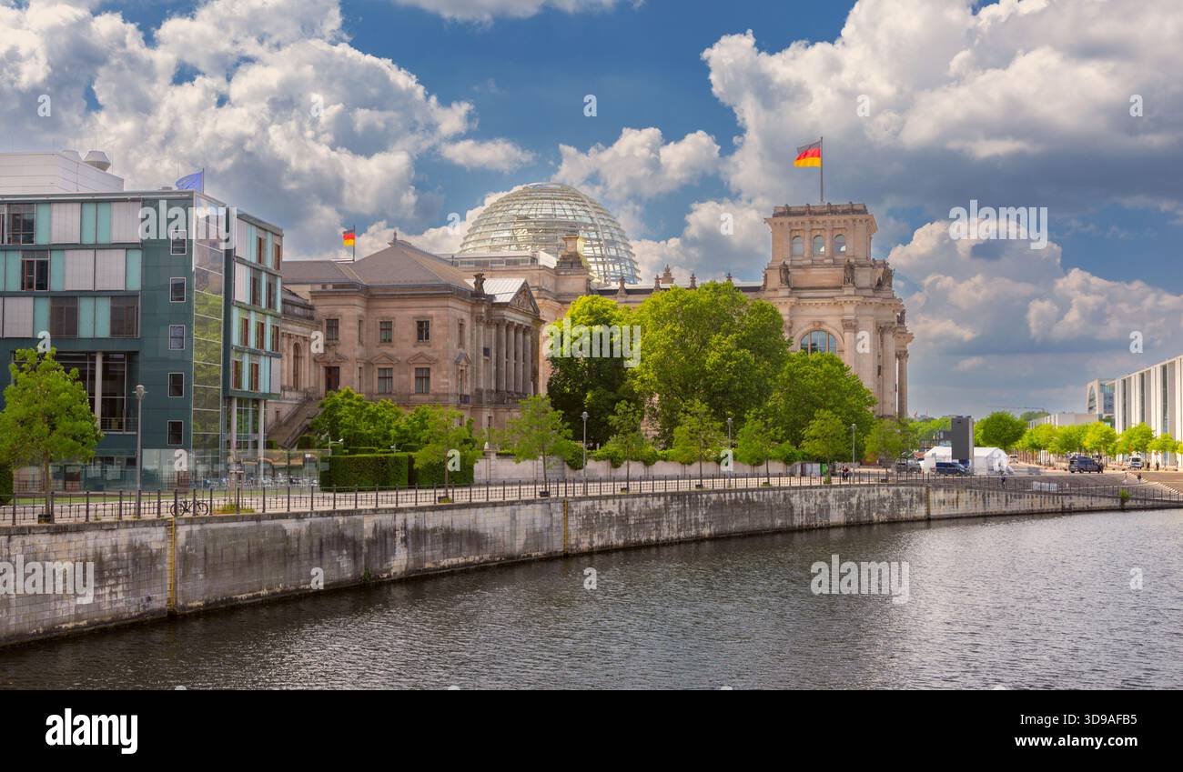 Offices german parliament reichstag hi-res stock photography and images ...