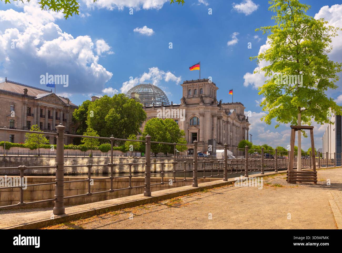 Offices german parliament reichstag hi-res stock photography and images ...