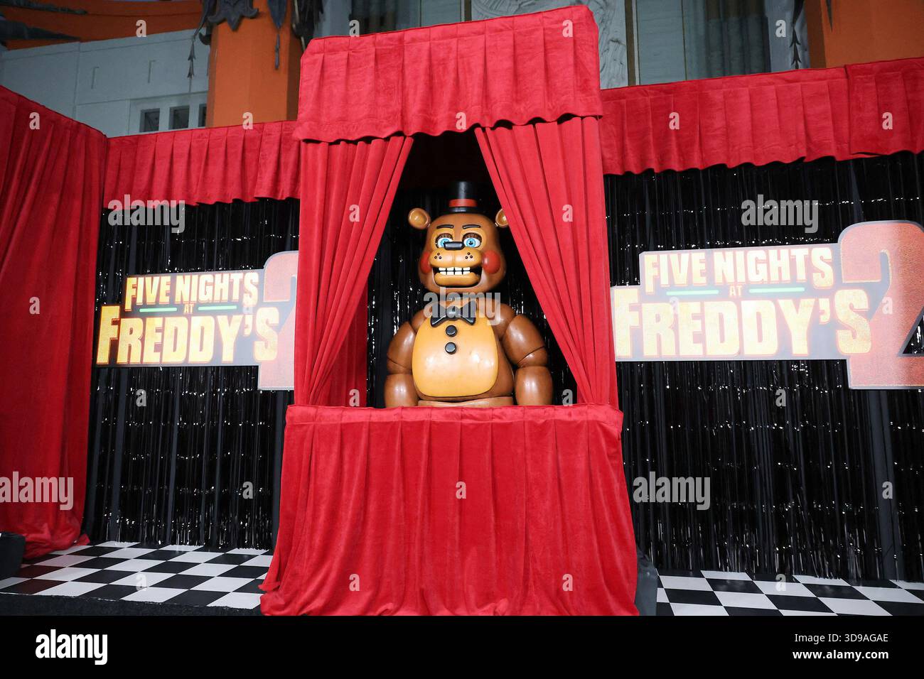 Five nights at freddys movie hi-res stock photography and images - Alamy