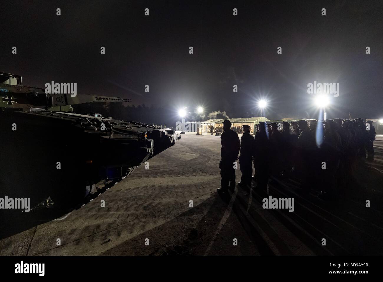 04 December 2025, Bavaria, Grafenwöhr: Soldiers of Panzergrenadier ...