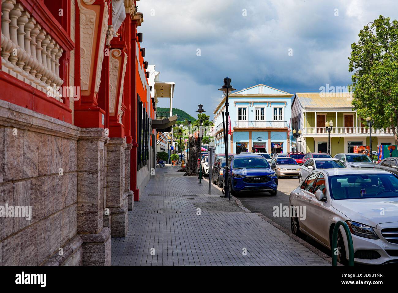 Ponce Old District Court : neoclassical architecture with Caryatids on ...