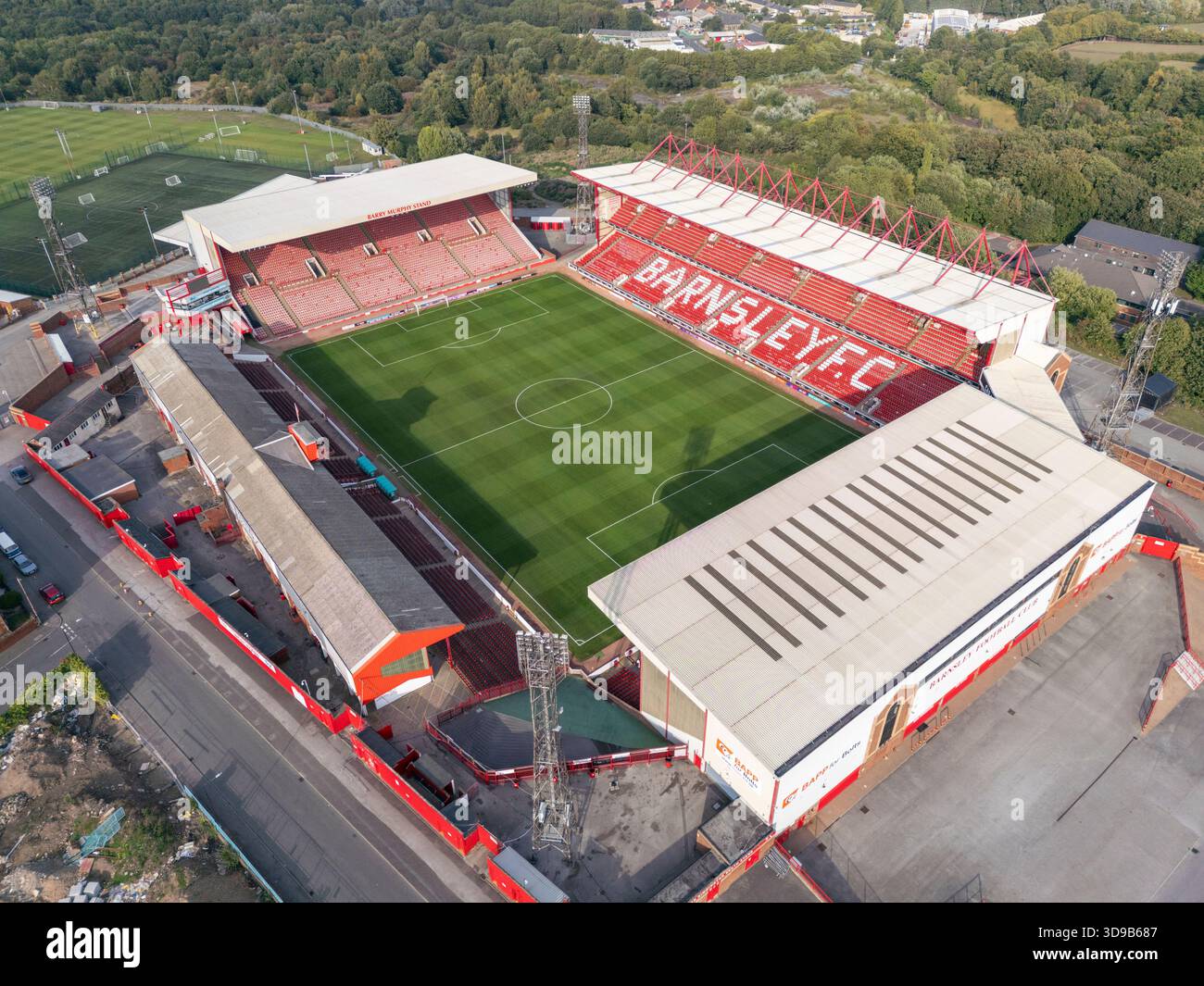Barnsley fc hi-res stock photography and images - Alamy