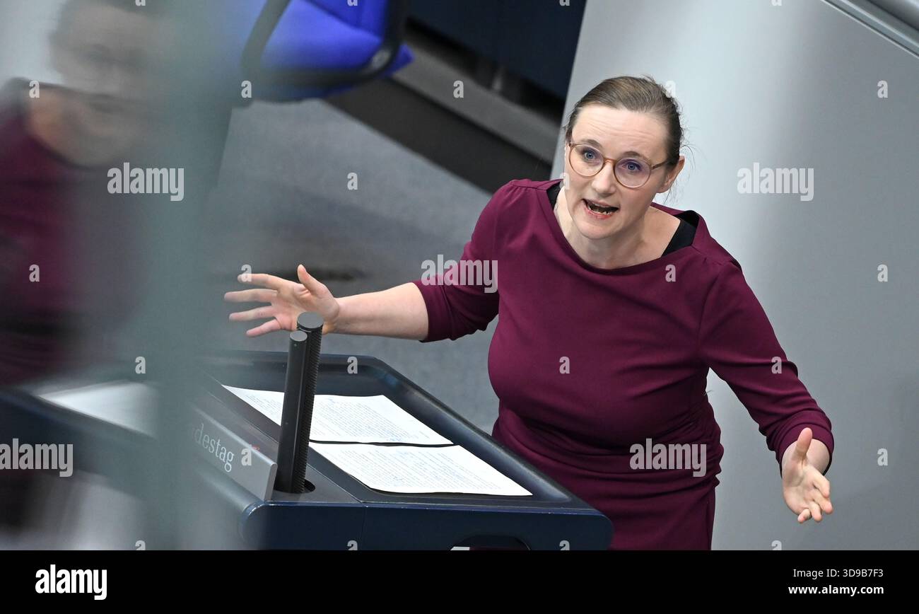 04 December 2025, Berlin: Lisa Badum (Alliance 90/The Greens) speaks at ...