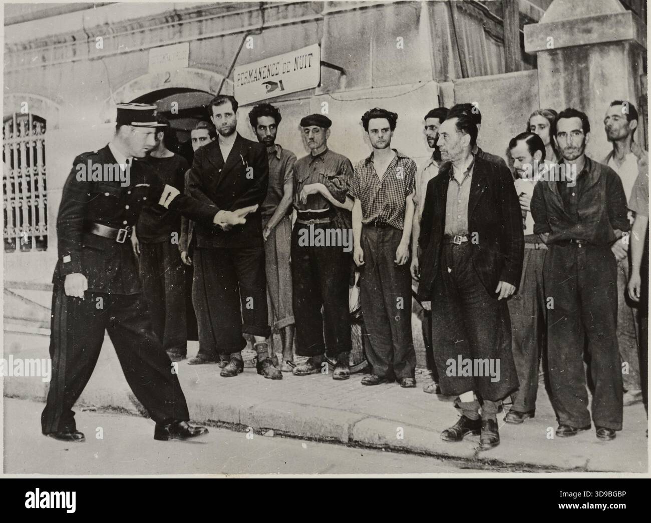 Liberation of paris 1944 collaborators hi-res stock photography and ...