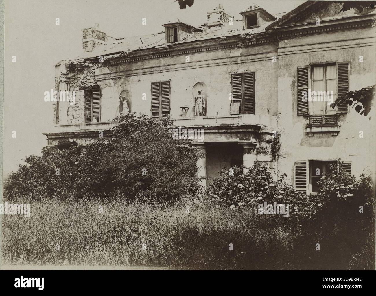 Former home of Baron Corvisart, façade at 64 Boulevard d'Italie ...
