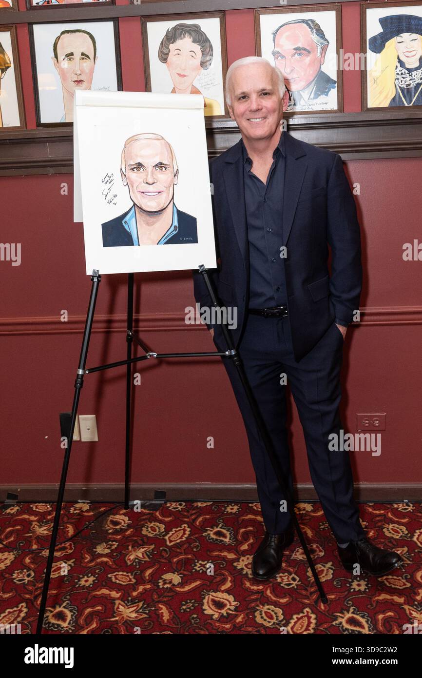 Scott Ellis poses during unveiling of portrait of theater director ...