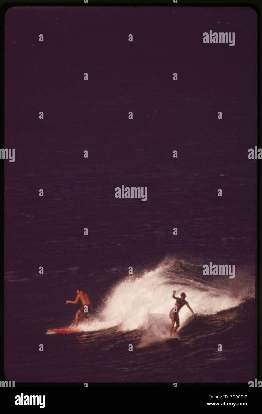 Surf wave 1970s hi-res stock photography and images - Alamy