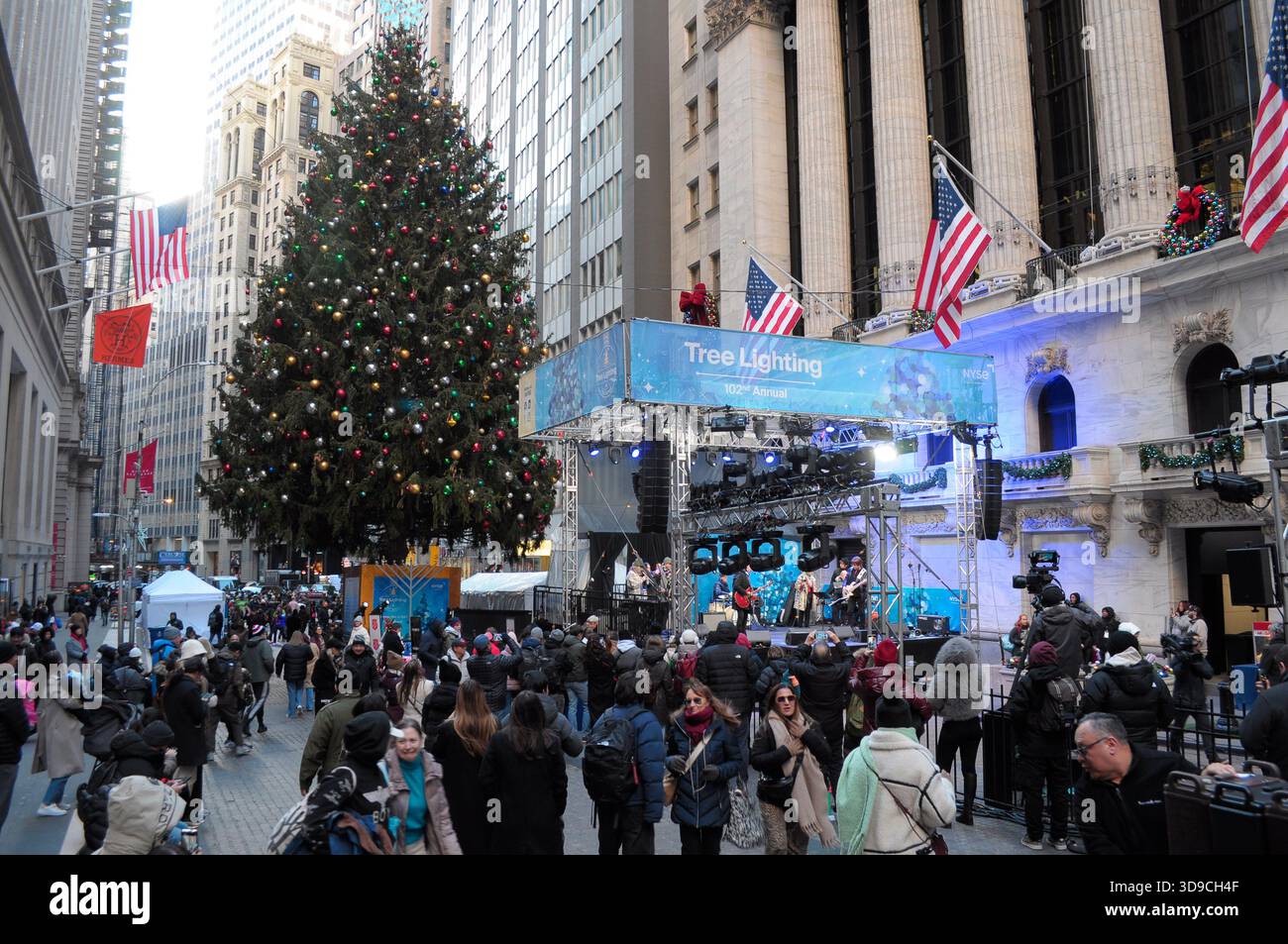 People gather for the 102nd annual New York Stock Exchange Tree ...