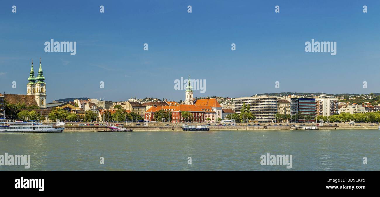 Modern and ancient buildings on the Danube River in Budapest Stock ...
