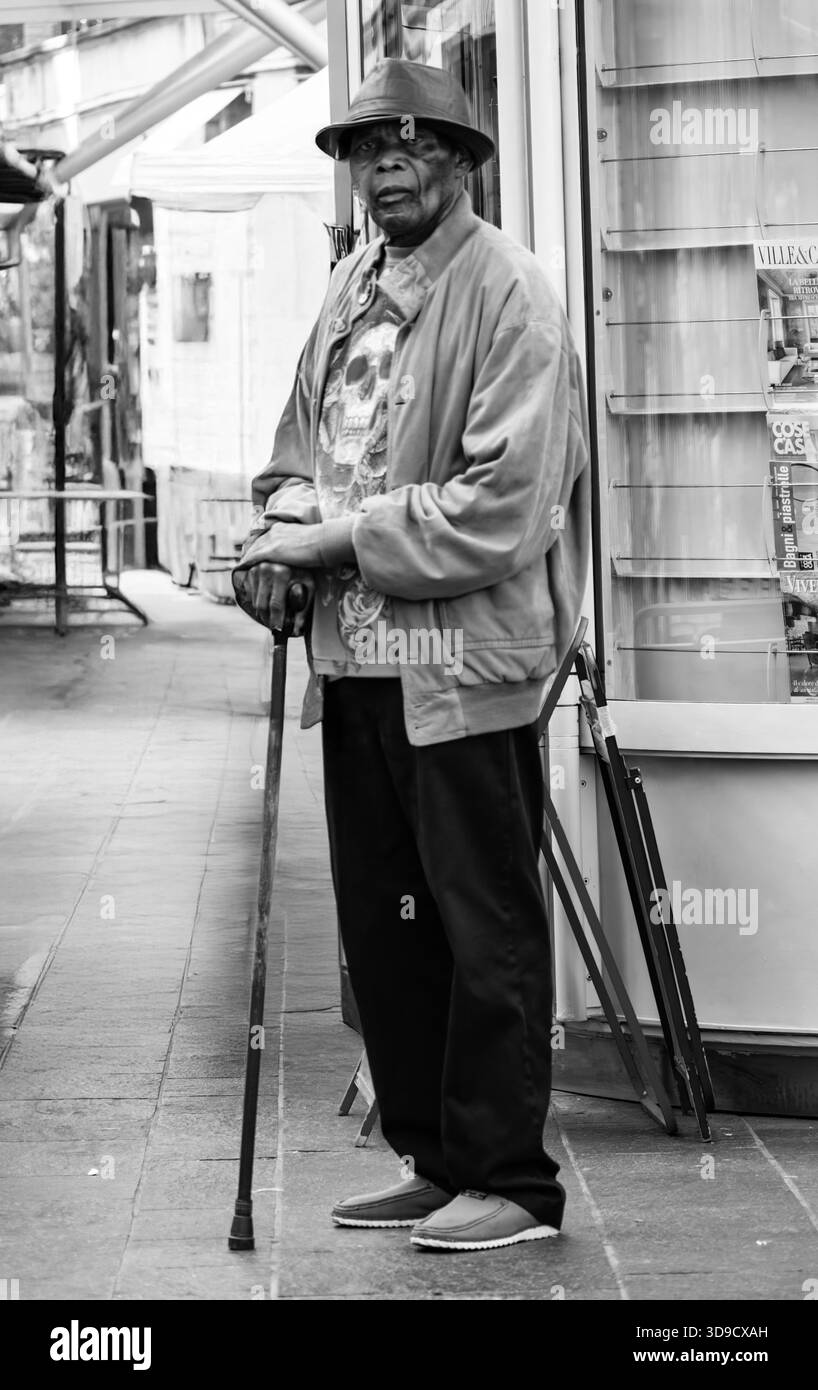 Daily scene in old Black and White Stock Photos & Images - Alamy