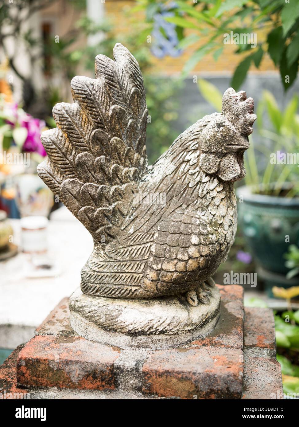 Statue of chicken hi-res stock photography and images - Alamy