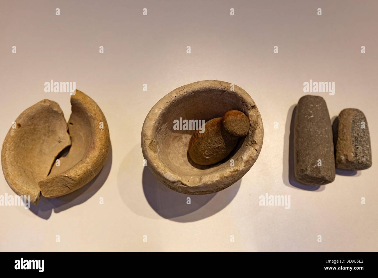Antique ceramics collection dating thousands of years in Sarazm ...