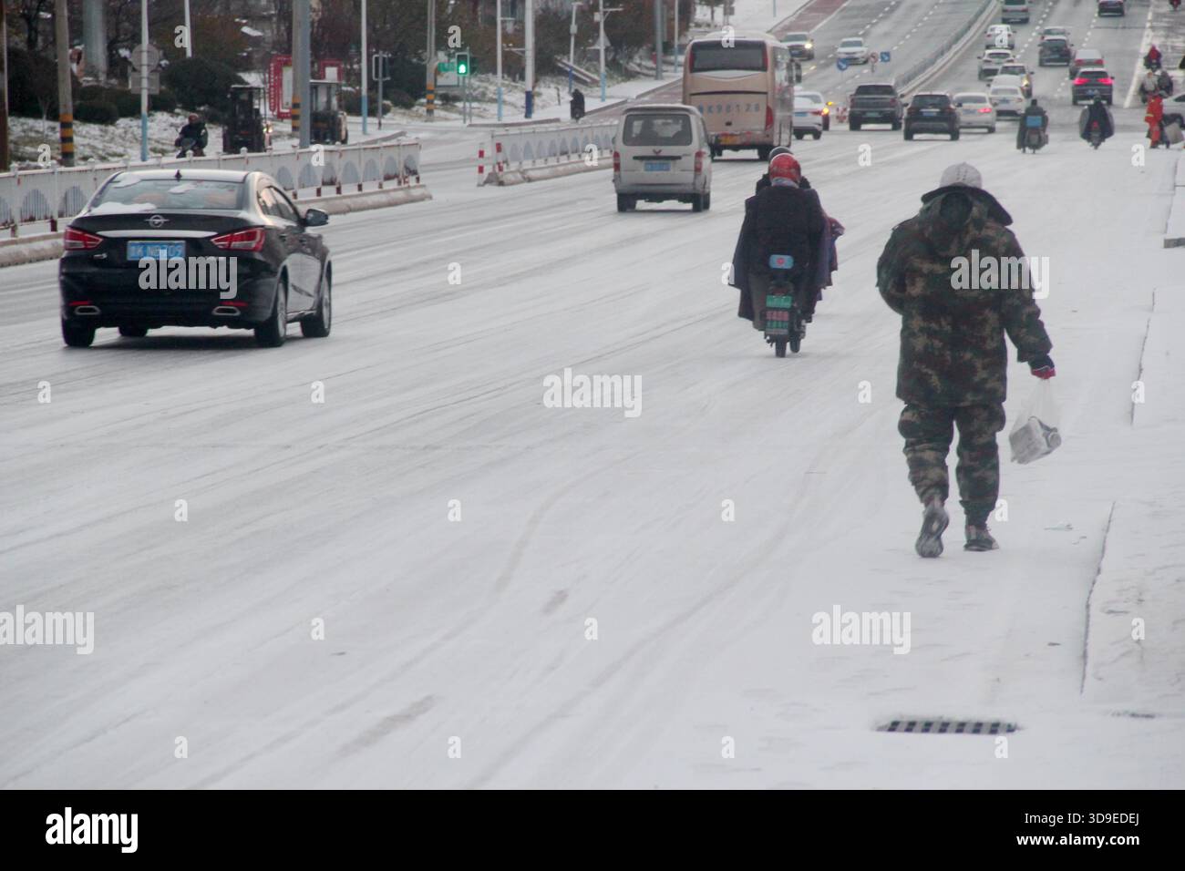 Snow scenery in Weihai City, east China's Shandong Province, 3 December ...
