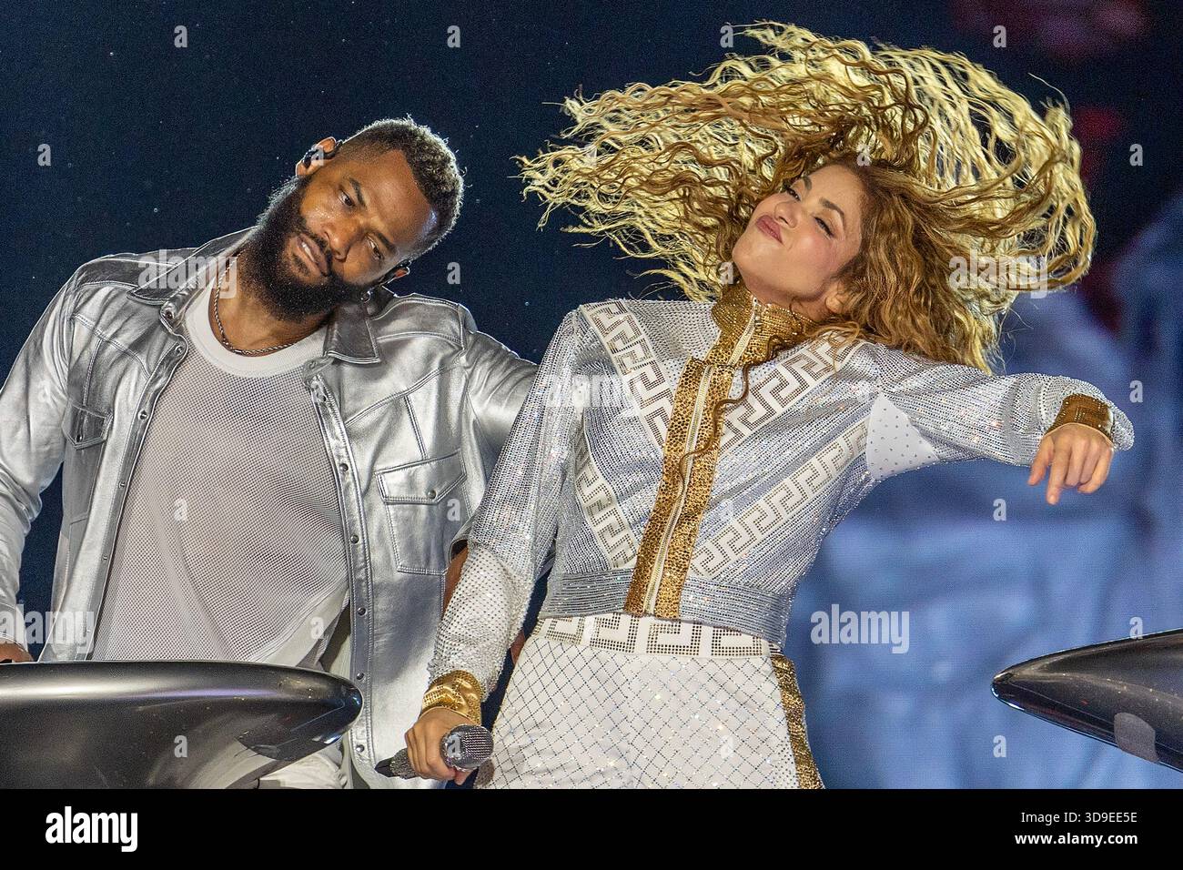 Shakira performs on stage during the Las Mujeres Ya No Lloran World ...