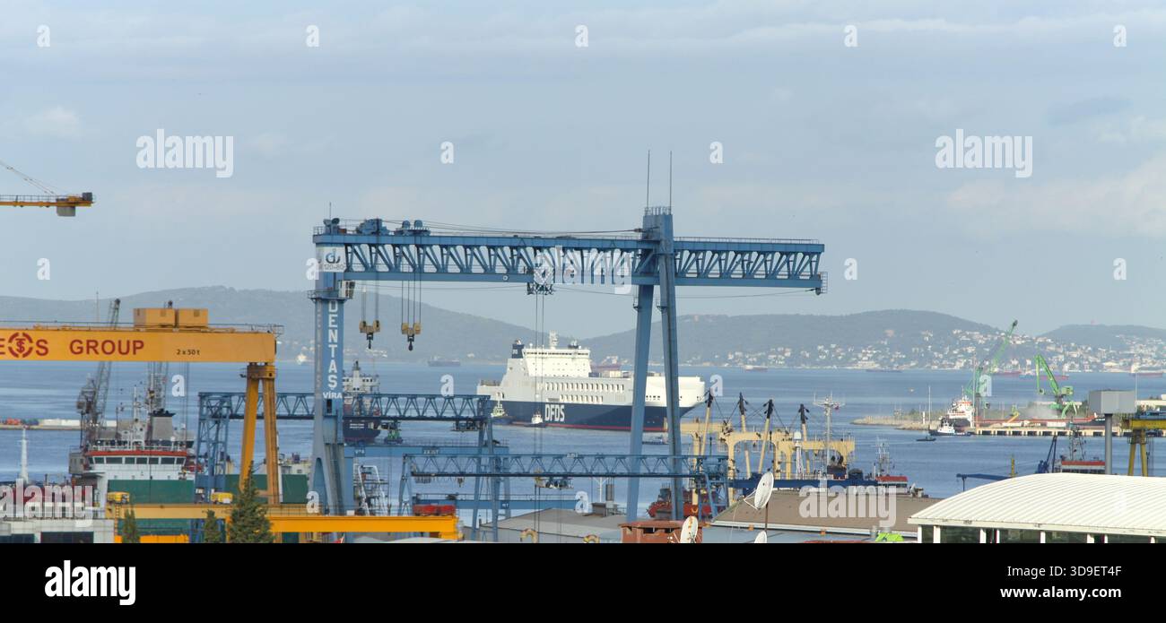 Istanbul turkey august 2025 scenic hi-res stock photography and images ...