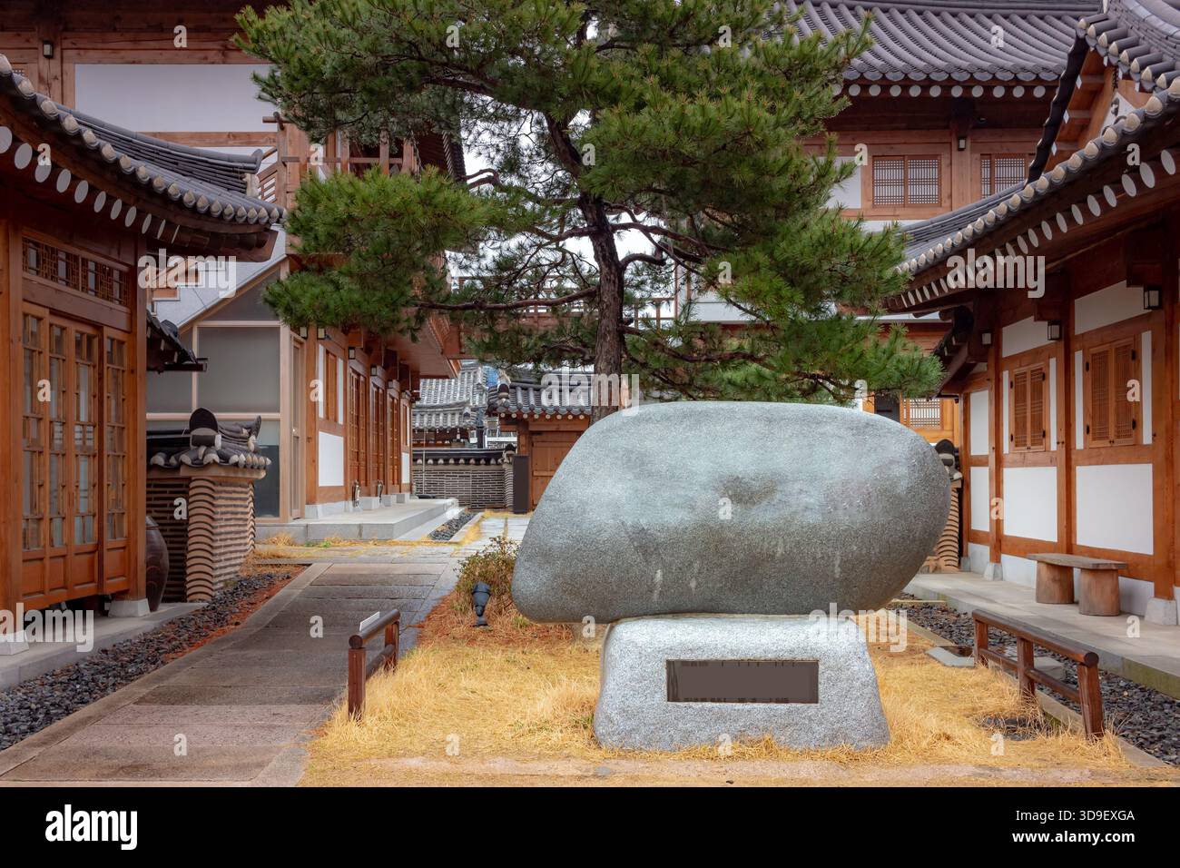 Traditional Korean hanok buildings located in Gyeonju, South Korea ...